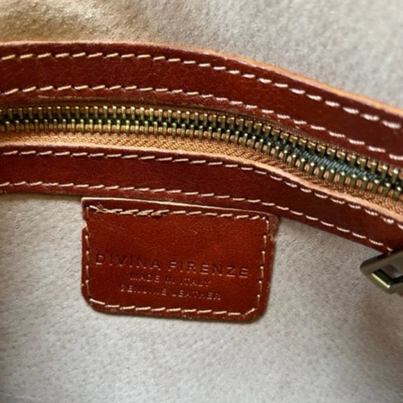 Divina Firenze | Bags | Divina Firenze Genuine Leather Crossbody Bag ...